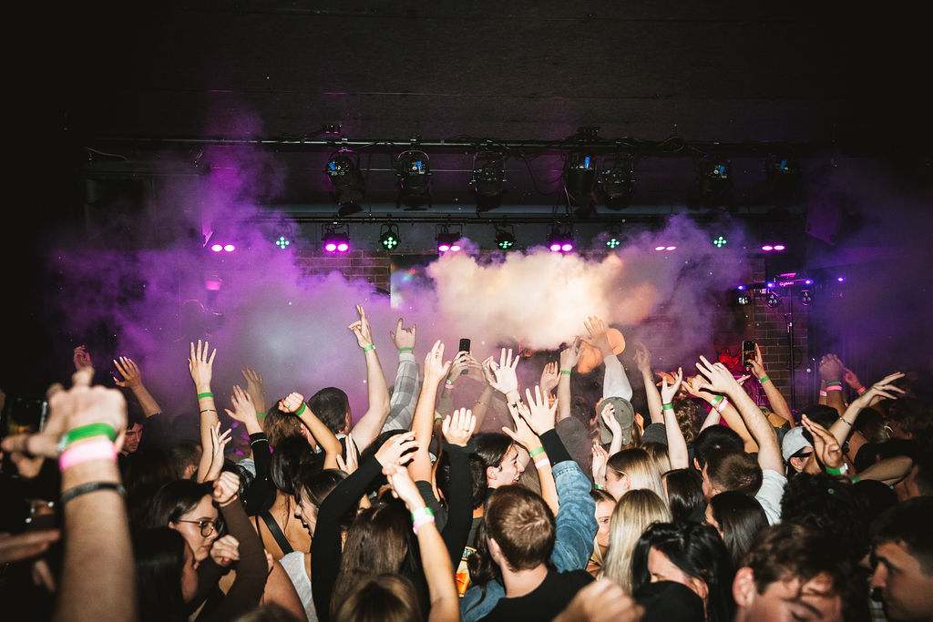 Cleveland Sands Hotel - Stunning Bay View with Fresh Bistro